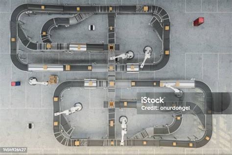 스마트 창고의 컨베이어 벨트에서 작동하는 로봇 팔의 높은 각도 보기 컨베이어 벨트에 대한 스톡 사진 및 기타 이미지 컨베이어 벨트 공장 산업 건물 창고 Istock