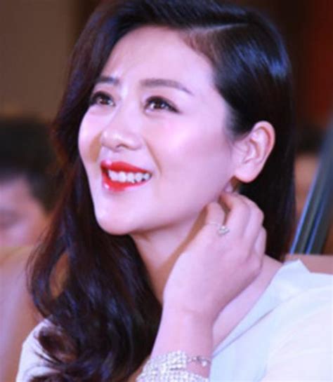 她嫁给她的老师，生完孩子闪离，现嫁小6岁演员，事业上升赚千万 每日头条
