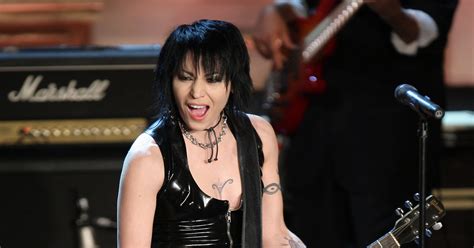 Joan Jett Loves Rock N Roll And The Packers