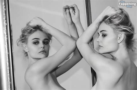 Emily Alyn Lind Topless 7 Photos Thefappening