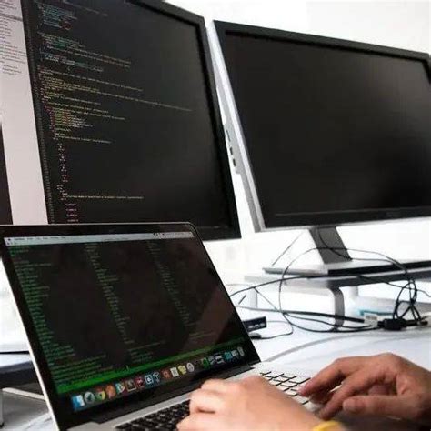 用typescript 的方式封装vue3的表单绑定，支持防抖等功能 v model 组件 emit