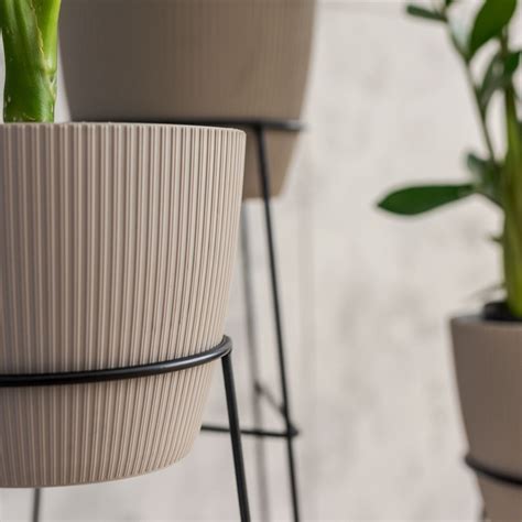 Комплект металевих підставок для вазонів та квітів Скандинавські чорні горщики Мокко