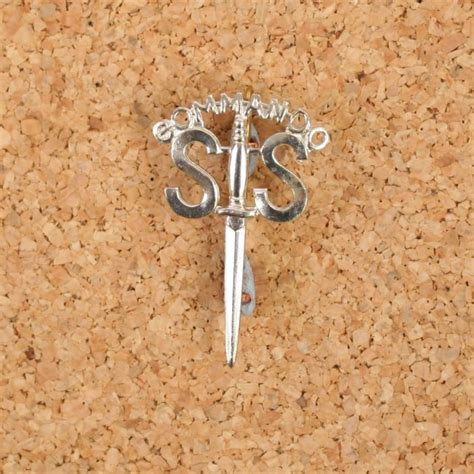 No2 Commando Cap Badge