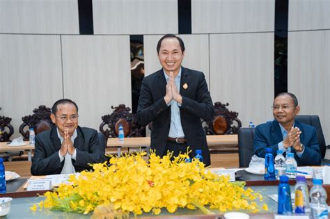 ឧកញ៉ា តែ តាំងប៉ បង្ហាញសមាសភាពប្រធាន អនុប្រធានគណៈកម្មការនីមួយនៃសមាគមមូលនិធិសម្ដេចតេជោ Sme