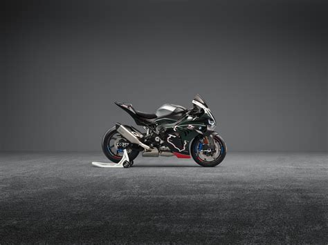 This Bmw M 1000 Rr Special Edition Honors One Of The Most Dangerous