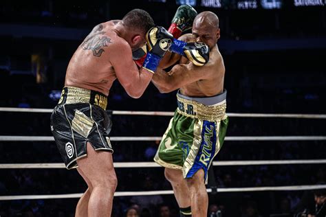 Anthony Pettis Pulls Off Shocking Upset To Beat Roy Jones Jr By