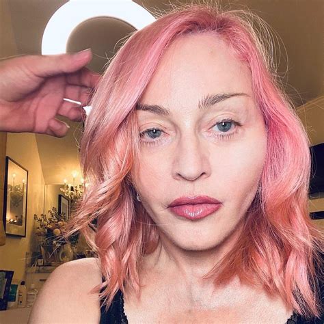 سلفی جدید مدونا خواننده سرشناس با رنگ موی جدیدش طرفداری