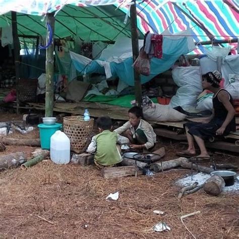 ခုနှစ်လနီးပါးစစ်ပြေးရှောင်နေသည့် ဒေါ့ဖုန်းယာန်စစ်ရှောင်များ စားနပ