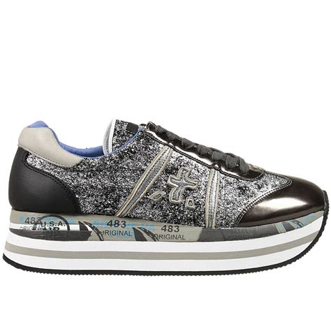 Звезды в кроссовках премиата - 98 фото