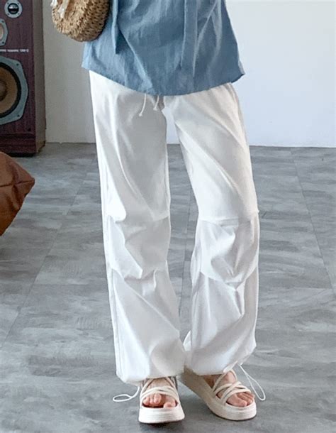 하프닌 스트링바스락 샤프 화이트 허리 끈조절 포켓 조거팬츠 10부 카고팬츠 바스락팬츠 스트릿 Y2k 데일리 유니크 원마일룩