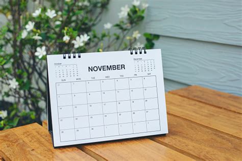 달력 2022 책상 테이블 위에 플래너를위한 데스크톱 캘린더는 나무 사무실 테이블에서 의제 시간표 약속 조직 관리 각 날짜 월