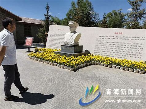 青海格尔木将军楼公园一位将军与一条公路创下一个奇迹在一座城留下一段历史印记
