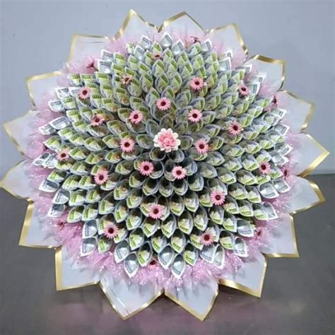 မွေးနေ့ကိတ် ပိုက်ဆံပန်းစည်းအမျိုးမျိုး ၊ပရိဘောဂပစ္စည်း၊ခန်းဝင်ပစ္စည်းများ