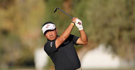 최경주 시즌 최종전 첫날 단독 2위양용은 32위 Pga챔피언스투어