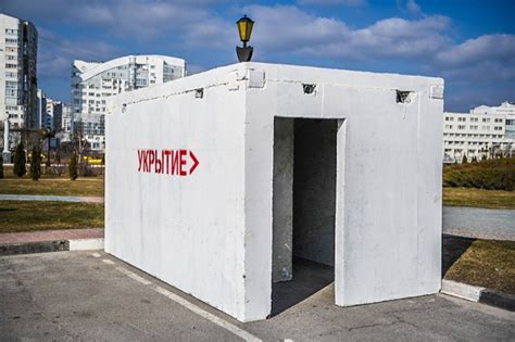 Установили укрытия рядом с детской площадкой в парке Южный возле рынка «Салют и СК Хоркиной а