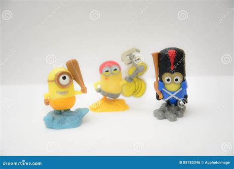 Dave Kevin And Bob Minions Toy Editorial Photo Image Of Hand Mascot 88783346