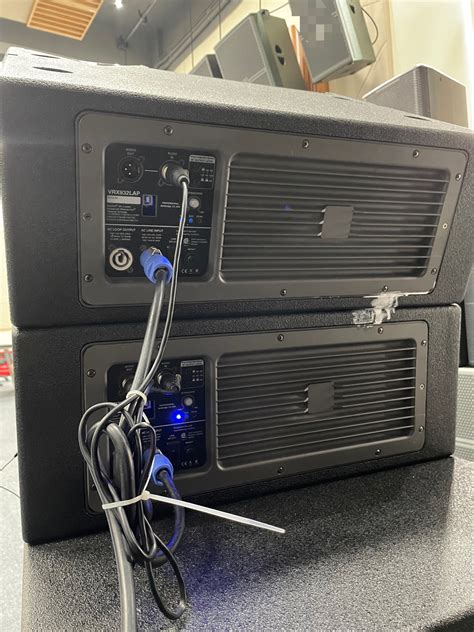 Jbl Line Array Speakers Clear Powerful Sound