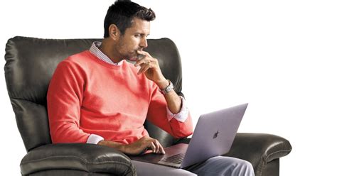 인체공학적 소파에서 최적의 편안함 누리며 쌓였던 피로를 푸세요