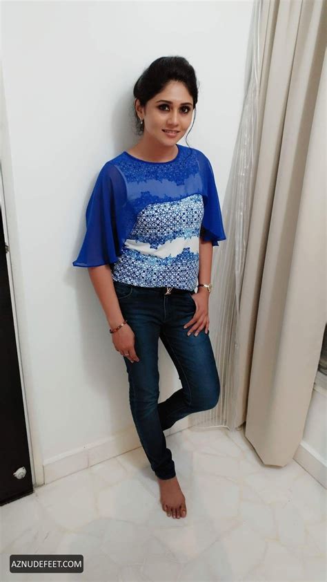 Punnagai Poo Geetha Feet Aznudefeet