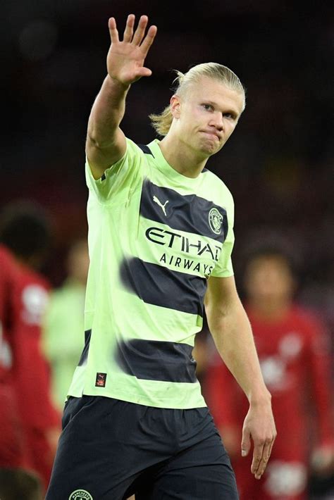 Erling Haaland Spotted With Daring New Hairstyle And Man City Fans