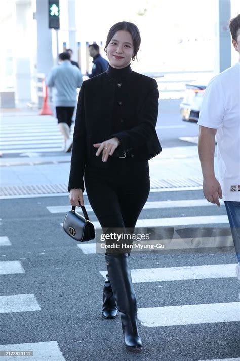 240923 Jisoo At Icn Airport Departure To Paris The Black Label Airport Outfit Blackpink Jisoo