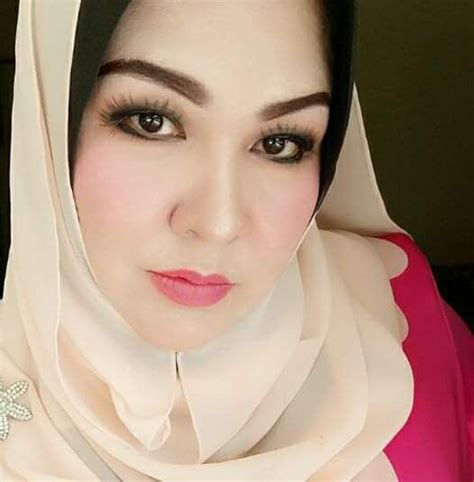 Pin By Moore Muryadi On Tante Lady Malaysian Save