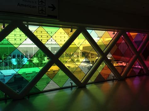 무료 이미지 밤 햇빛 창문 유리 공항 선 반사 색깔 화려한 조명 미술 디자인 대칭 마이애미 모양