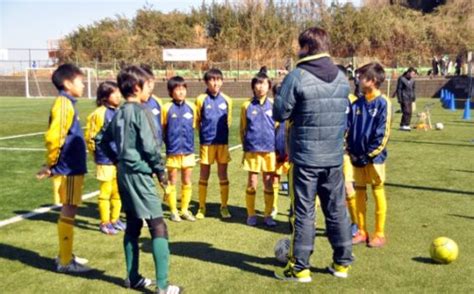 伊東純也の父親はサッカーコーチで母親もスポーツ万能！3兄弟全員イケメン！｜芸能人のファミリーってどんな人？