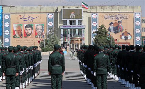 مراسم مشترک دانش‌آموختگی دانشجویان دانشگاههای افسری نیروهای مسلح