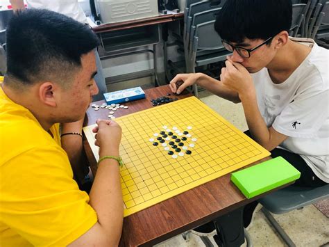 十二院联合举办棋艺大赛 经济与管理学院欢迎您！