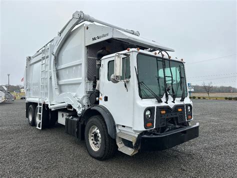 2012 Mack Mru Front Loaders