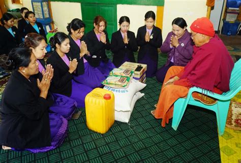 ရခိုင်ပြည်နယ် မောင်တောမြို့၌ အနောက်ပိုင်းတိုင်းစစ်ဌာနချုပ် နယ်လှည့်ဆေးကုသရေးအဖွဲ့က ဒေသခံပြည်သူမ