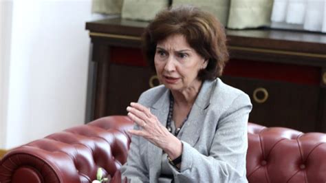 Сиљановска Давкова Да се обидеме да бидеме „скандинавци“ со соседите