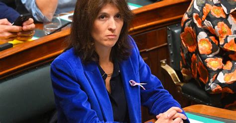 Alexia Bertrand Bereid Eigen Lijst Te Trekken Binnenland Hlnbe