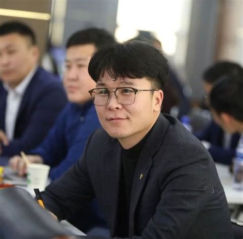 Шүүхийн шийдвэр гүйцэтгэх байгууллага ОРОСЫН ХОЛБООНЫ УЛСАД ТЭТГЭЛГЭЭР СУРАЛЦУУЛНА Монгол