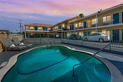 Santa Cruz Boardwalk Hotels