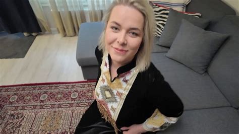 مامان بهترین دوستم سعید زنگ زد که کسی‌ خونه نیست و بیا که کص بدجور