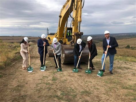 С почетни гости и официална церемония в Оряхово направиха първа копка на строителните дейности