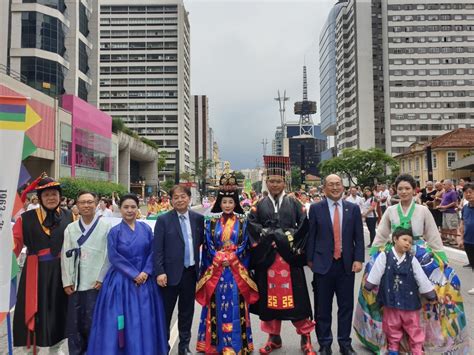 브라질 상파울루에서 한인 이민 60주년 기념 한복 퍼레이드 연합뉴스
