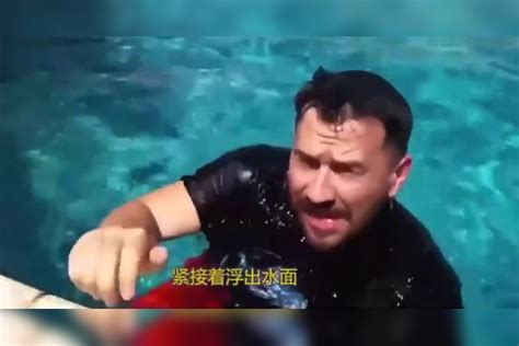 在水下吃东西是种什么体验？老外作死亲测，结果太尴尬！老外结果什么