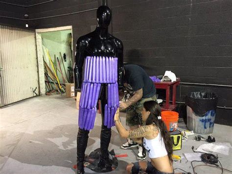 Atriz pornô constrói Darth Vader feito de vibradores Sweetlicious