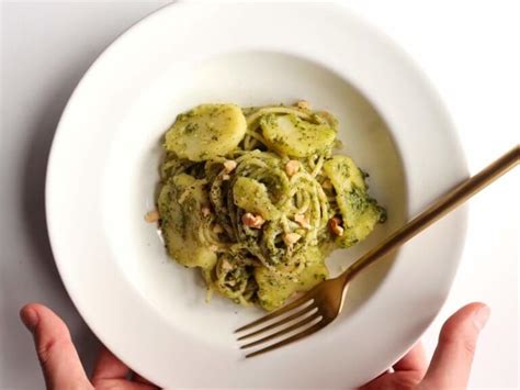 【大絶賛】春菊とじゃがいものジェノベーゼのレシピ作り方│binanpasta