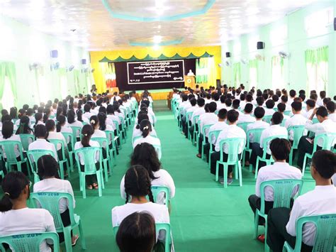 ကယားပြည်နယ်ဝန်ကြီးချုပ် ဦးဇော်မျိုးတင် လွိုင်ကော်မြို့၊ အခြေခံပညာအထက်တန်း ကျောင်းသား ၊ ကျောင