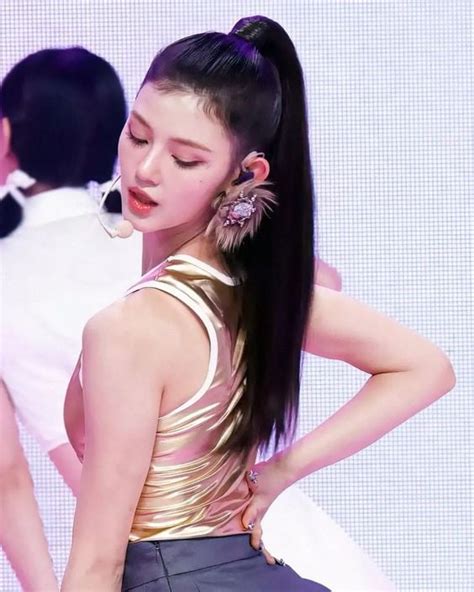 Danielle 230714 R Mojihye