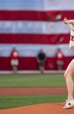 Sydney Sweeney Throws Out First Pitch At Blue Jays Vs Red Sox Game In