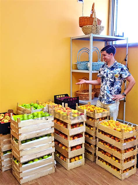 Заказать фруктовые корзины в Москве в подарок