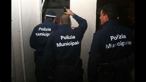 Modena Giochi Erotici Con Sorellastra Di Anni Enne Arrestato Lapresse