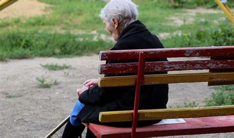 Наша донька потребує допомоги але чоловік не збирається віддавати їй наші накопичені гроші