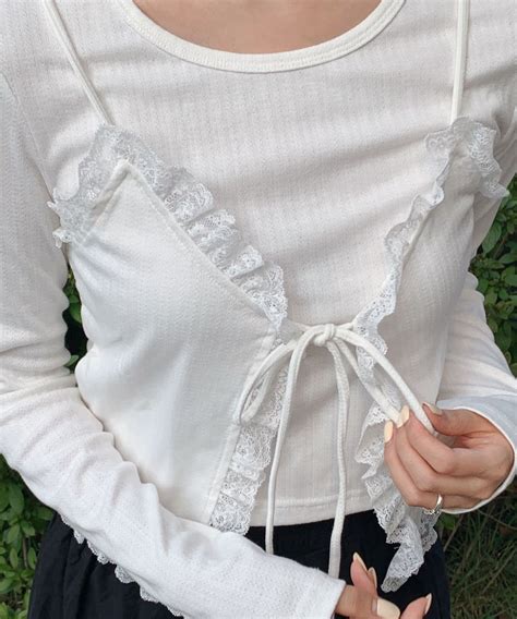 영팬케이크 모리걸레이스🧚🏻 클램 프릴 베스트 레이어드 일체형 긴팔 티셔츠