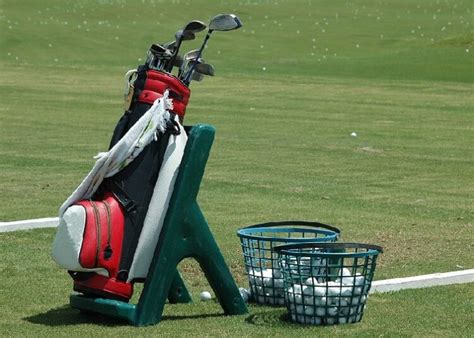 Kelam Dunia Caddy Golf Menjadi Simpanan Orang Kaya